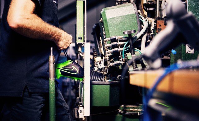 Nike Tech Craft Pack: así se fabrican en Italia - Marca de Gol
