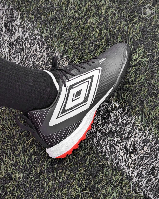 Review | Botines Umbro Astro Sintético - Marca de Gol
