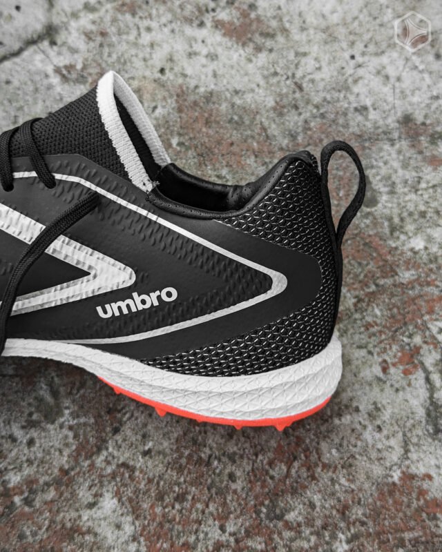 Review | Botines Umbro Astro Sintético - Marca de Gol