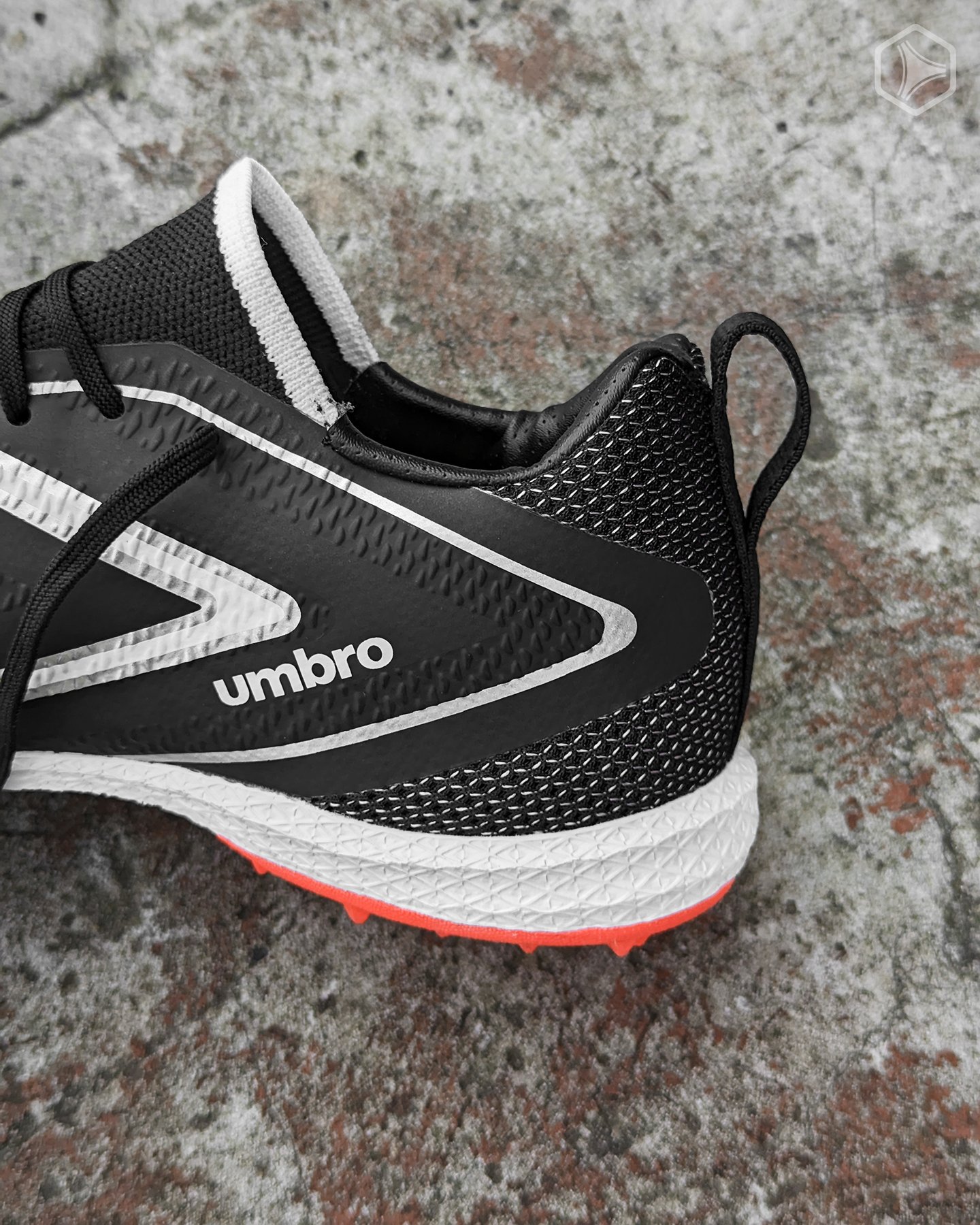 Review | Botines Umbro Astro Sintético - Marca de Gol